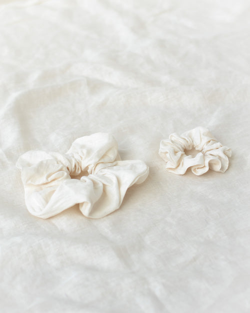 White Linen Hair Scrunchie | Mes petites lune