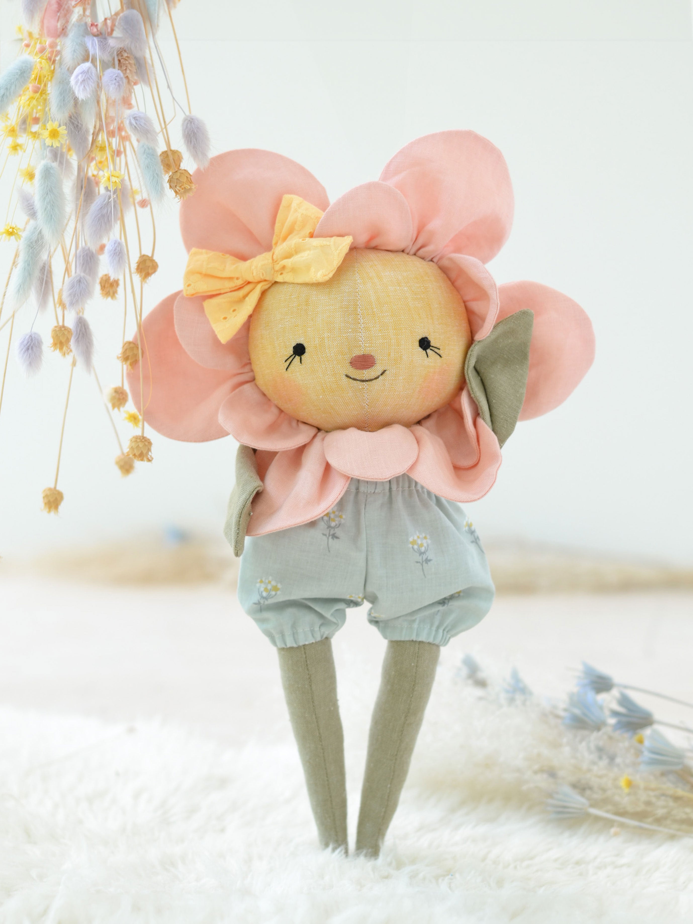 Flower doll Sewing Pattern | Mes petites lunes
